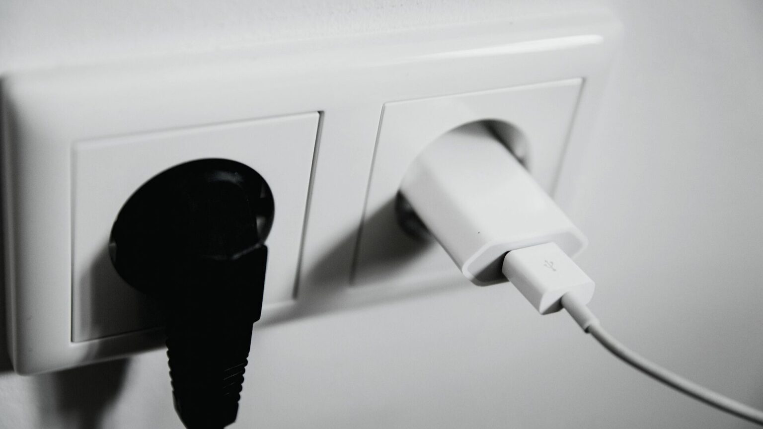 Avoid Dead Batteries: Know the Cruise Ship Outlets and Charging Options ...